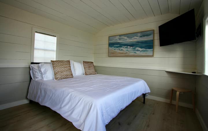 Mystic Area Waterfront Cabin # 2 - Stonington, CT