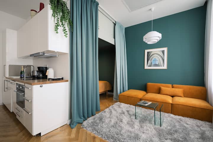 Central Chic Hideaway With Balcony&fast Wi-fi! - Prága