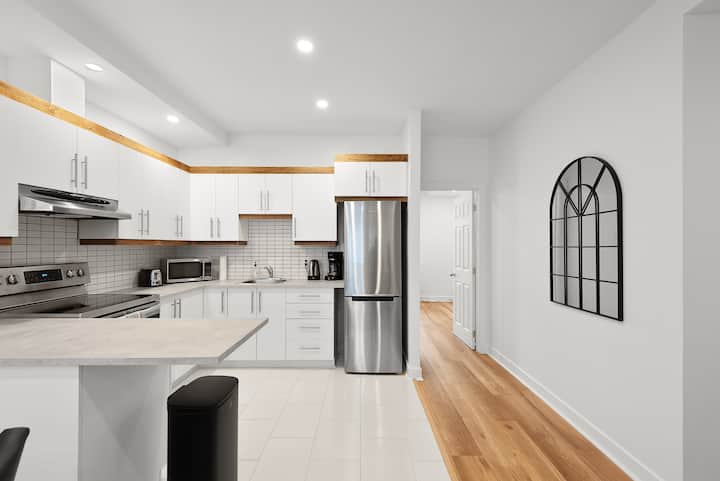 Nouveau! Rue St-denis - Escaledesvoyageurs - Montreal