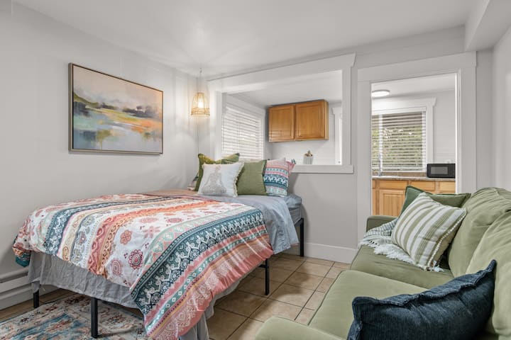 Cozy Studio | Free Parking – Steps To Restaurants - Billings, MT