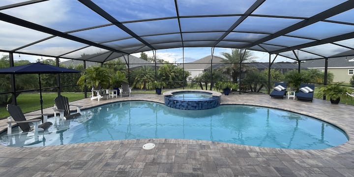 Beautiful 2000 Sqft. Pool & Spa Home - Wildwood, FL