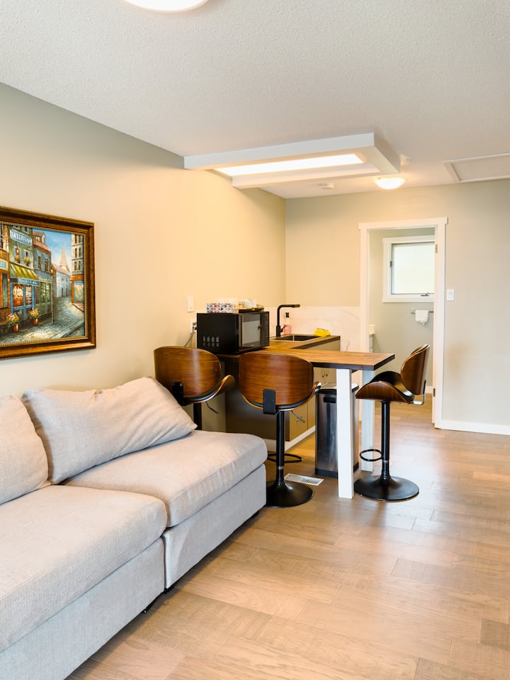 Bright Suite With Stunning Lake View - West Kelowna