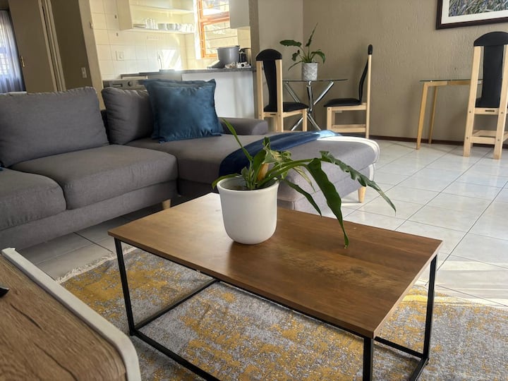 Relaxing Apartment - Sandton