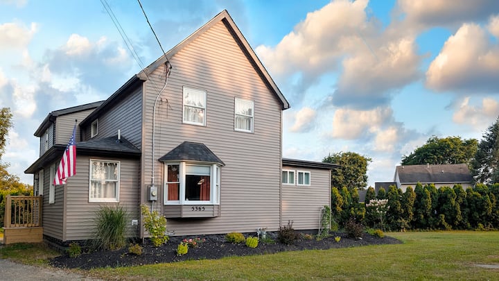 Totally Remodeled Home! - Hamburg, NY