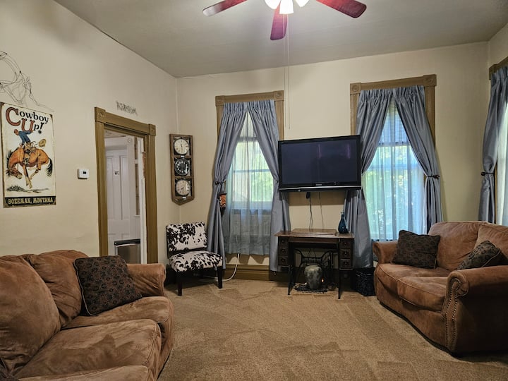 Downtown Victorian House - Little Pink Houses - Bozeman, MT