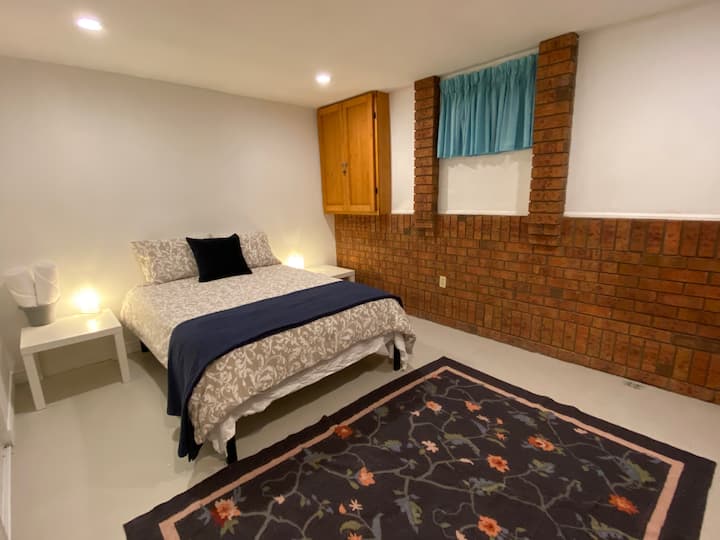 Female Only- 2basement Private Room & Free Parking - 美國