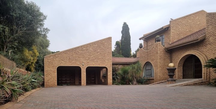 1-bedroom Apartment - Vanderbijlpark