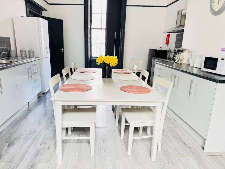 Private Room In Central Liverpool Shared House - Liverpool