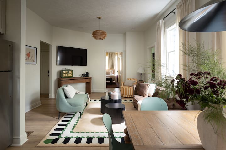 Walkable Retro Retreat With Fire Pit And Game Room - Louisville, KY