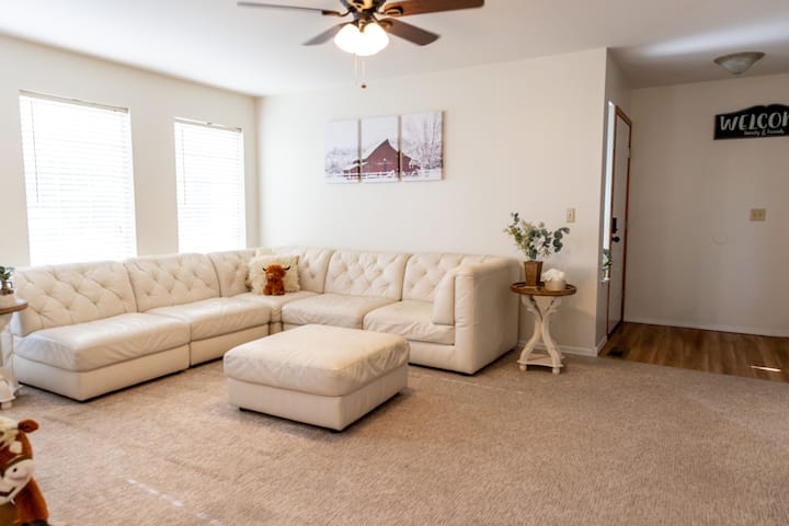 Cozy Farmhouse - Kennewick, WA