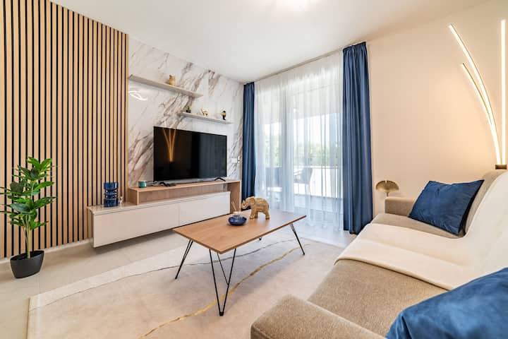 Hajnal Residence 1 Deluxe With Terrace By Mital - Szeged