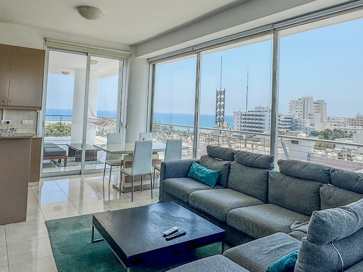 Stylish 2br Sea View Escape - Larnaca