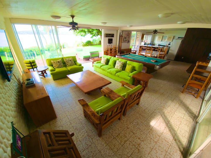 With Lake Access And A Private Cook Included - Tequesquitengo