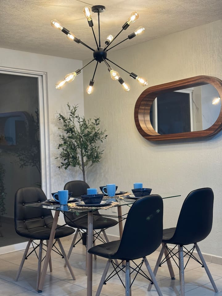 Casa Moderna En Coto Seguro Con Cochera Y Wi-fi - Zamora