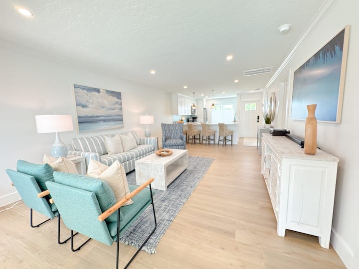 New - The Salty Palm - Nearby Beach, Shops, Food! - Holmes Beach, FL