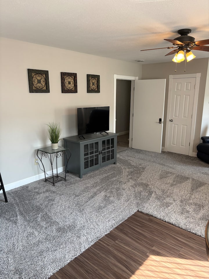 Etl Northrup Suite - Downtown Delight -1 Br Loft - Iola, KS
