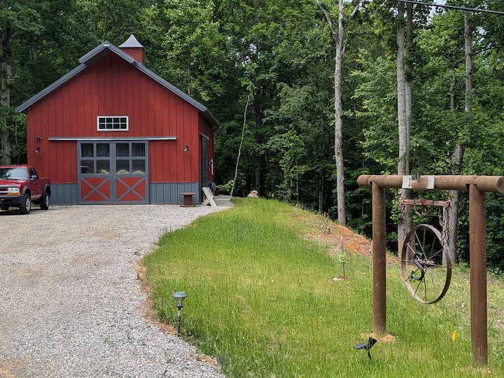 Secluded 1 Bedroom Barndominium- Adults Only - Watts Bar Lake, TN
