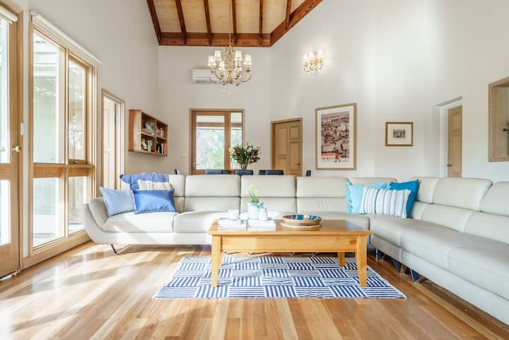 Country Home Stay, Animals, 2 Properties Sleeps 17 - Phillip Island