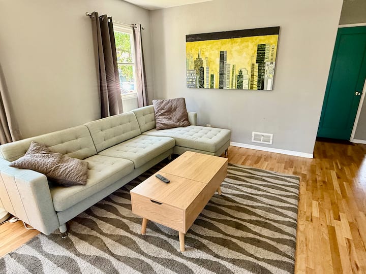 Cottage With Hot-tub, Fenced Yard. Pets Welcome - Portland, OR