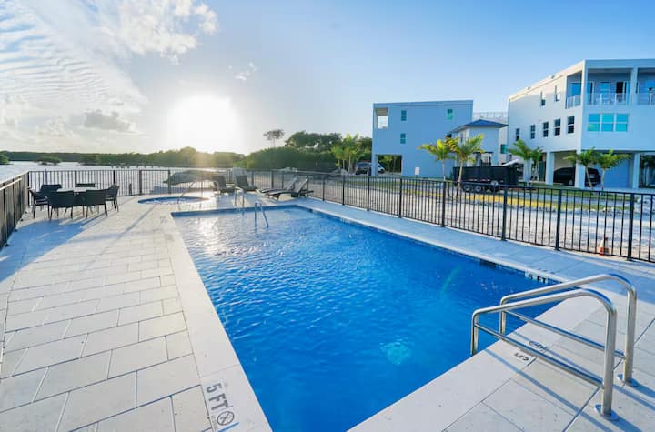 Ocean Views & Pool Oasis | Pool & Keyaks - Key Largo, FL