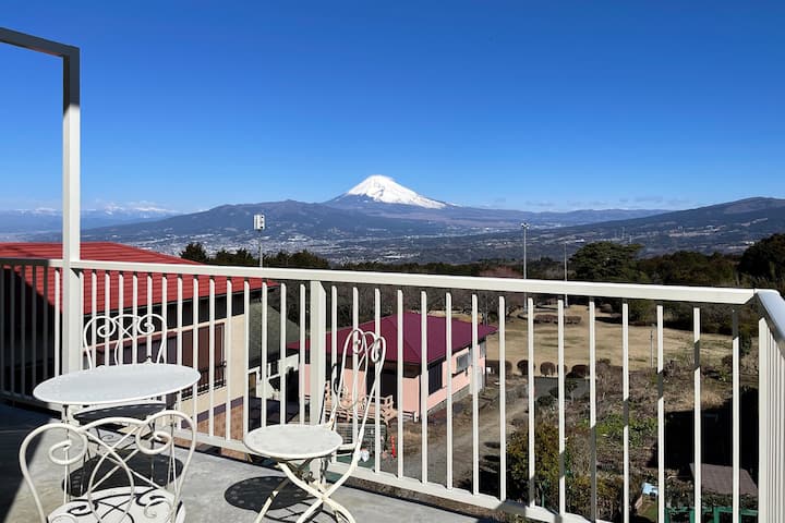 一軒家の一部屋貸し/富士山ビュー/夜景がキレイな山の上/三島・熱海から車で35分/幼児の添い寝無料 - 伊豆之國市