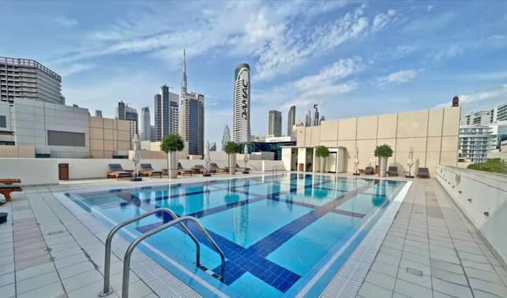 Luxury 1br | City View Near Downtown Attractions - Dubai