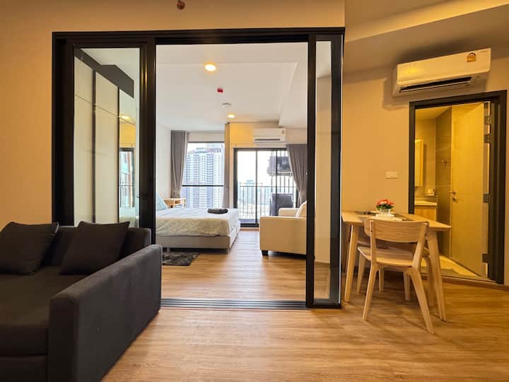 Large 1-bedroom/mrt/huaikwang/free Pool Gym/sauna - Bangkok