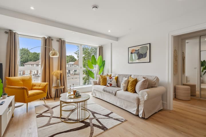 Elite 2br Flat With Parking, Gym, Cinema & Games - 트위크넘