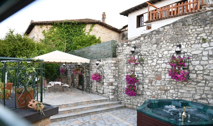 Sokaku Monark - Distretto di Berat