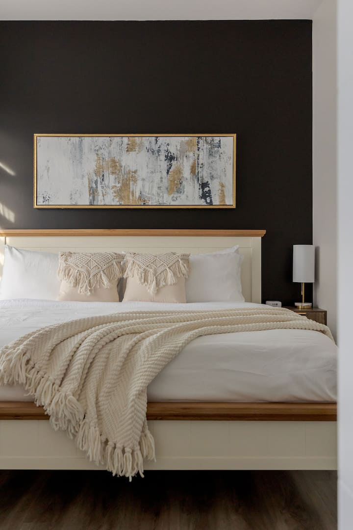 Serendipity Westedmontonmall 9 Mins-rogers 15 Mins - Edmonton