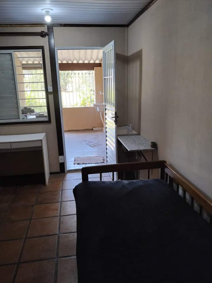 Espaço Inteiro Independente Em Casa Familiar. - Ubatuba