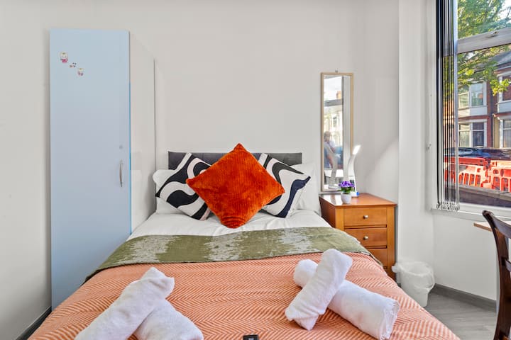 Stadium Suite|en-suite|travel|work|couples|leisure - Leicester