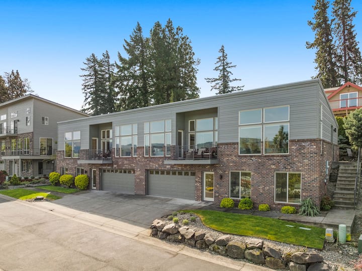 Hood River, Mt Adams & Columbia River View House - Hood River, OR