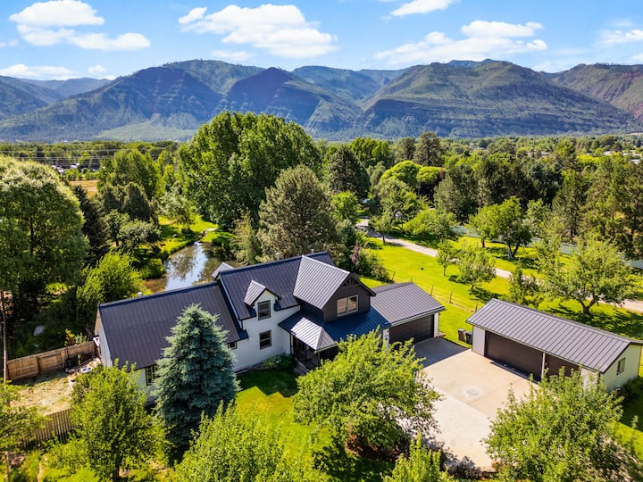 Luxe Retreat On Celebration Pond - United States