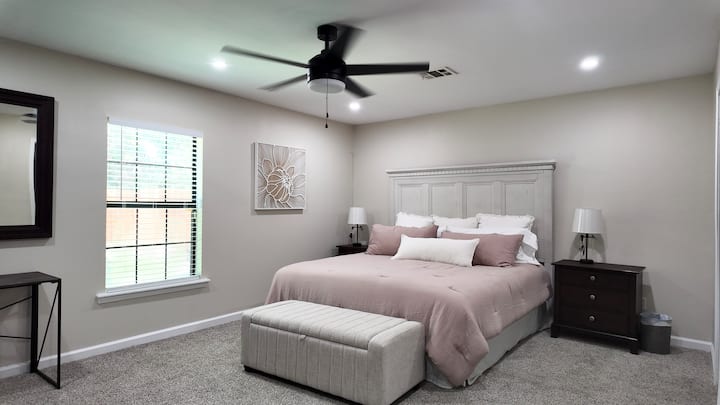 Tranquil Modern Escape - Shreveport, LA