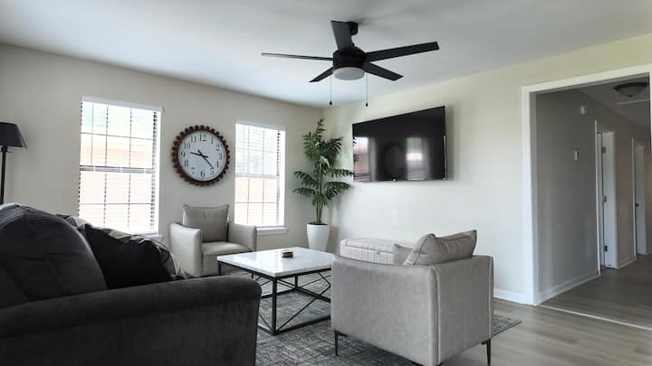 Newly Remodeled Modern Cottage Retreat - Shreveport