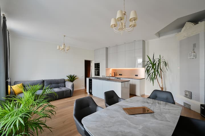 Spacious Central Apartment • 2br • Old Town Walk - Riga