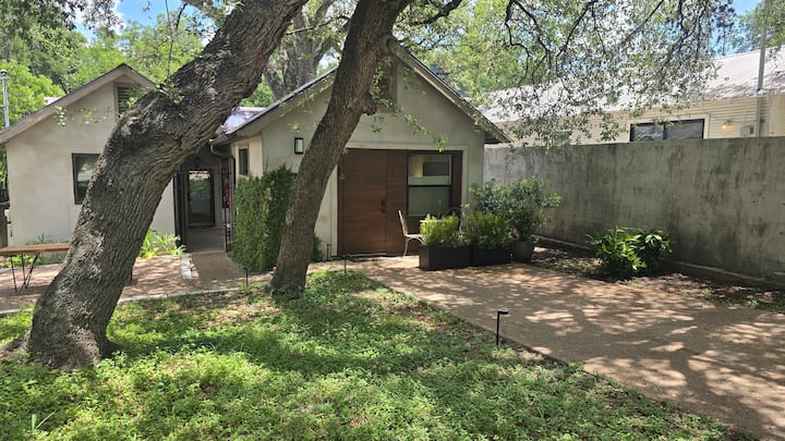Bouldin Creek Owl House - Austin, TX