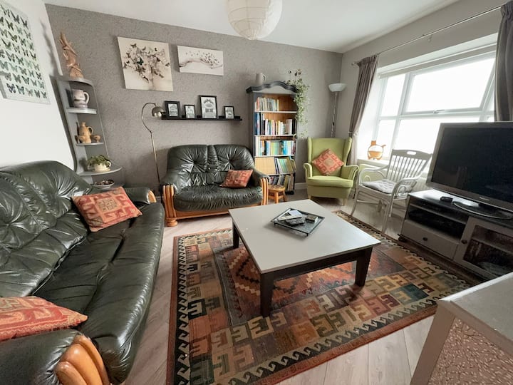 A Home From Home, 5 Bdrm, 2 Bthrm, Family Holiday - Wales