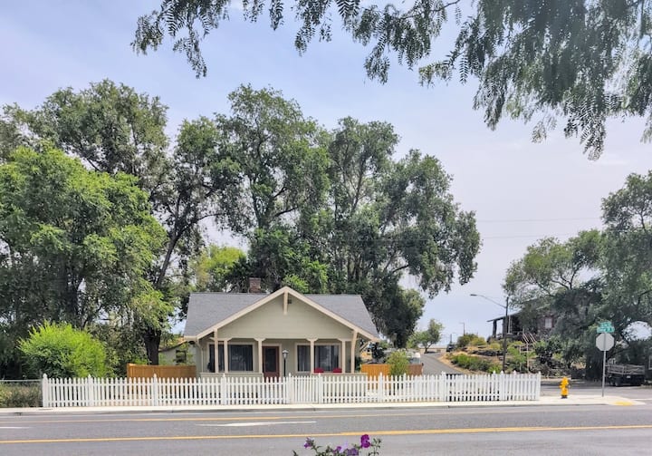 Daisy Street In Soap Lake - Soap Lake, WA