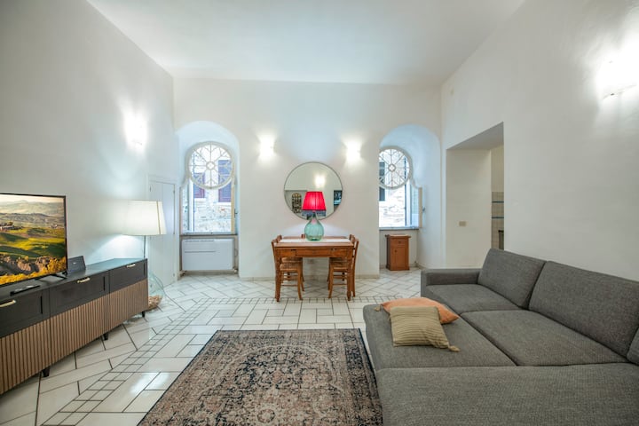 Cozy Tuscan Apartment In Volterra Old Town - Volterra