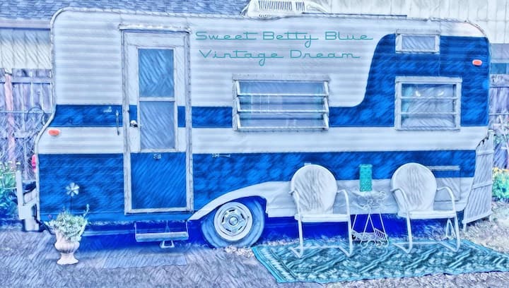 Sweet Betty Blue Vintage Chic Rv - Eugene, OR