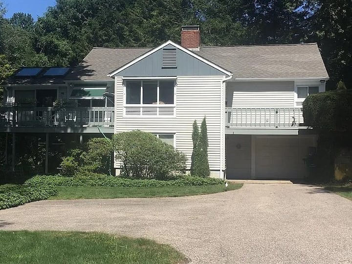 The Nest On Little Rest New Host - Intro Rates! - South Kingstown, RI