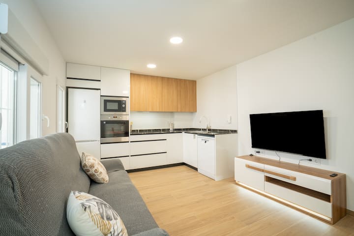 5 Min To Beach| Fast Wifi |3br|terrce| Ac| 2bath| - Valencia