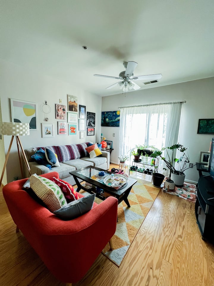 ~ Bright & Private Room ~
~ Fully Furnished ~ - Rockville, MD