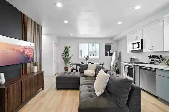 *New* Amazing Home In La Near Dtla And Crypto! - Los Ángeles, CA