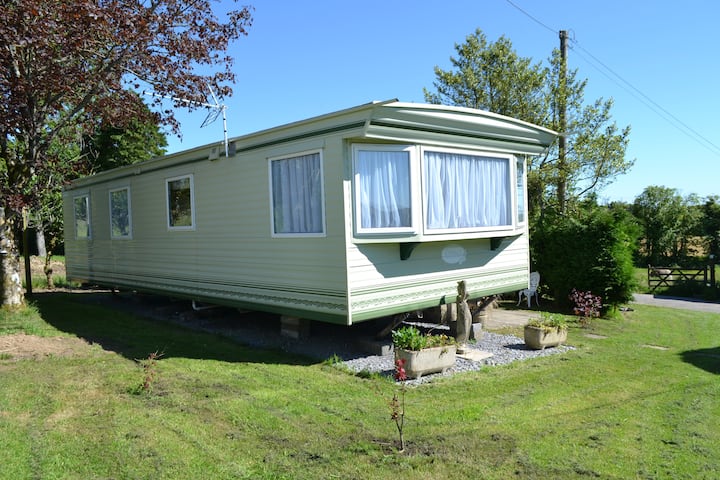 Cosy Caravan On A Farm In Pembrokeshire - Narberth