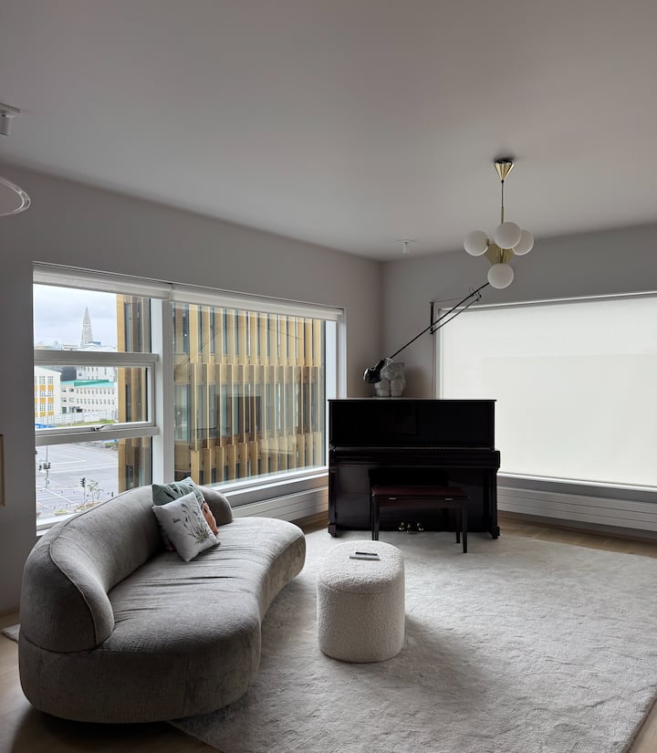 Room In Modern Downtown Apt With Private Bathroom - Reykjavík