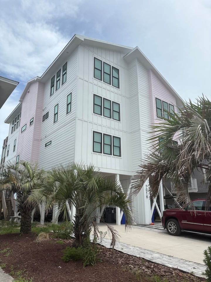Oceanfront 5br Stunning Views & Beach Access - Carolina Beach, NC