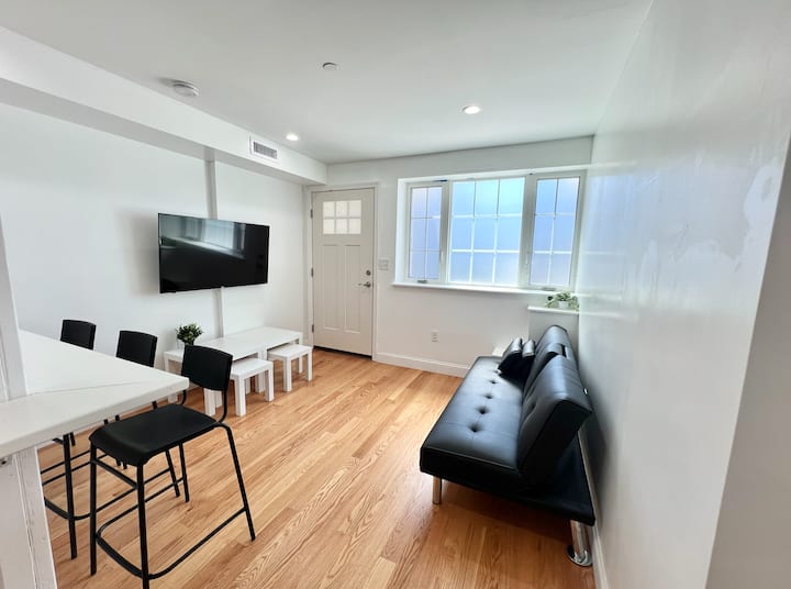 3 Bedroom Apartment - Lawrence, NY